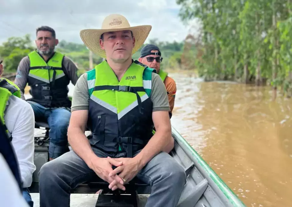Deputado Federal Roberto Duarte apoia vítimas da alagação | ac24horas ...