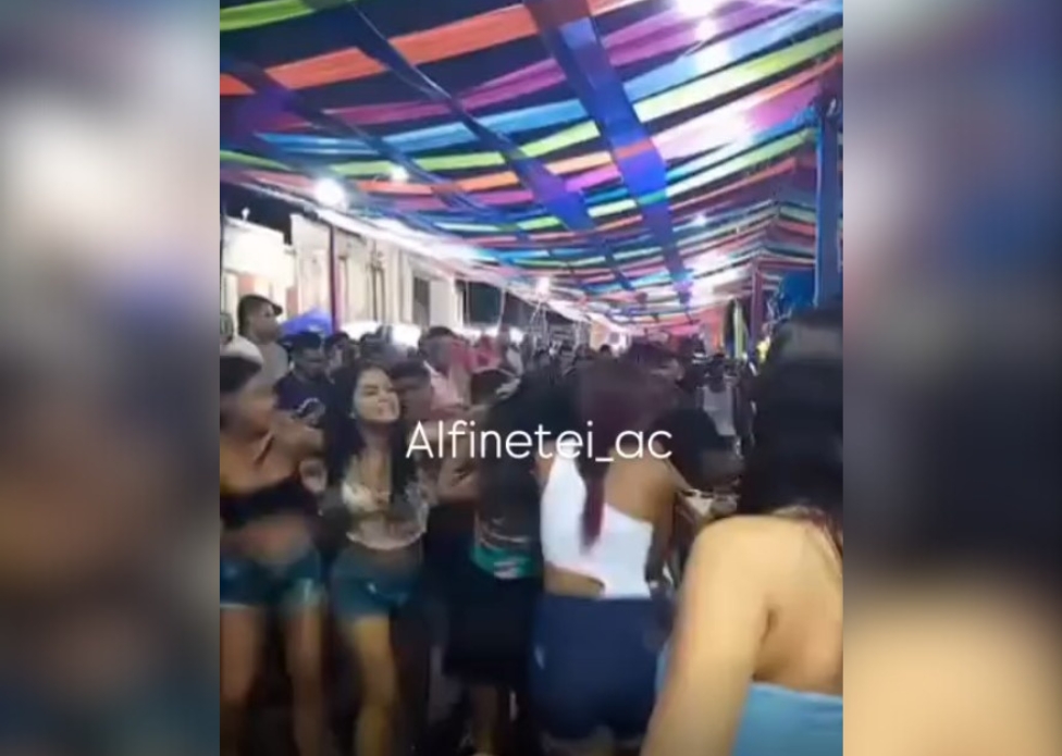 Confusão entre mulheres marca festa de Carnaval em Brasiléia; veja vídeo | ac24horas | Notícias ...